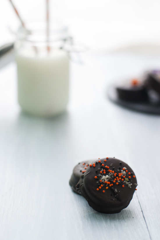 salted chocolate covered oreos - Jelly Toast