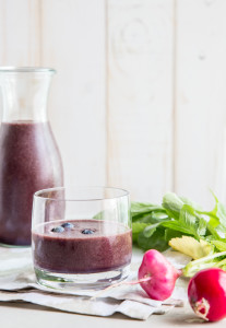 radish green smoothie {smoothie saturday} - Jelly Toast