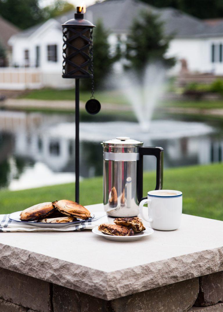 S'mores Pudgy Pies + Video - Jelly Toast