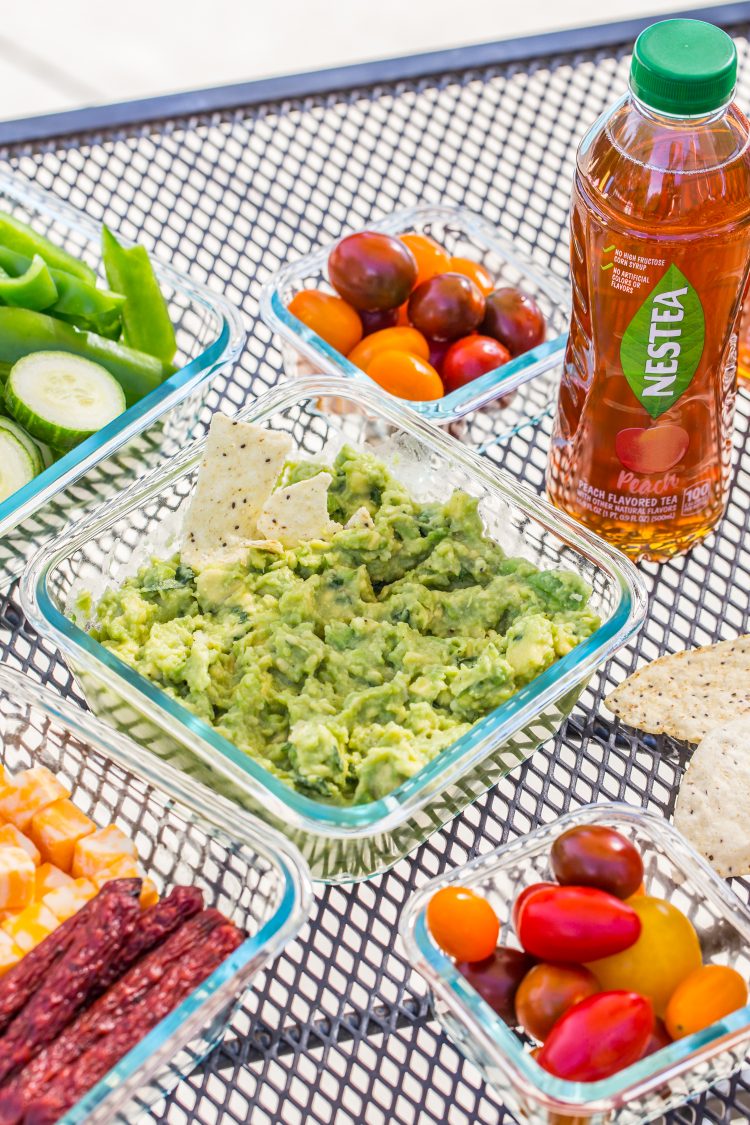 Quick Guacamole | Poolside Lunch Tips - Jelly Toast