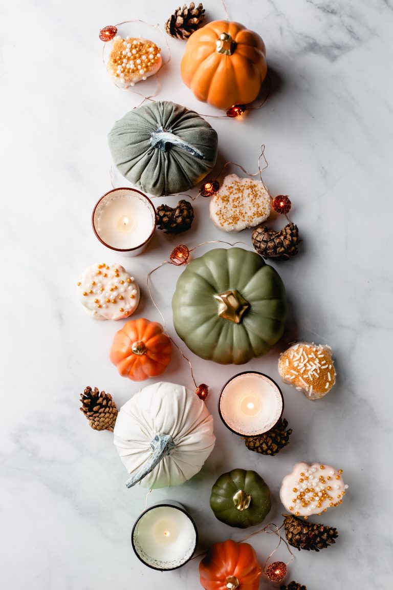 Pumpkin Spice Hot Chocolate & Thanksgiving Ideas - Jelly Toast